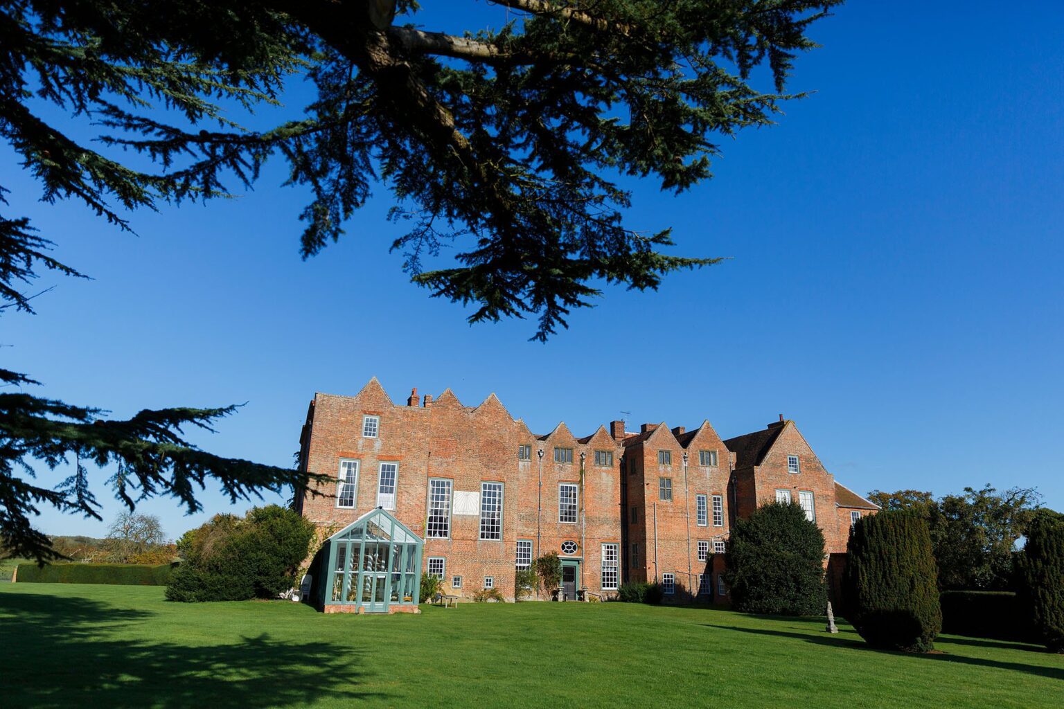 Emma & Daniel’s wedding at Glemham | Glemham Hall weddings